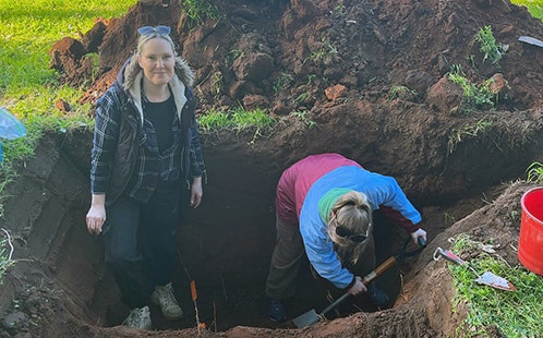 Leading forensic expert guides students through real-world research at ...